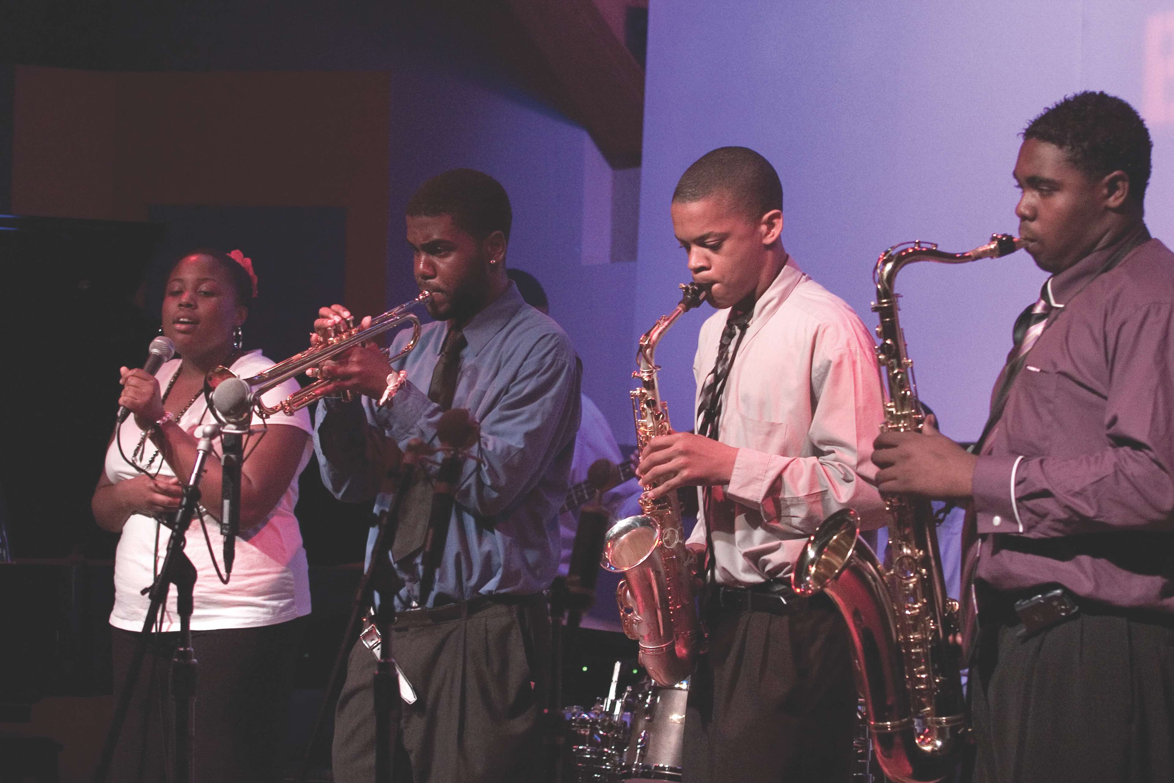 Students at Washington Preparatory High School in Los Angeles perform ...